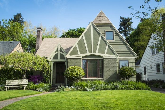 Timeless Elegant Exterior Paint Colors for a Small Bungalow House | Lamudi